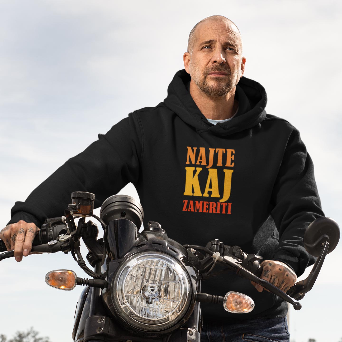 Najte kaj zameriti - Hoodie crna - Kajkavski.com